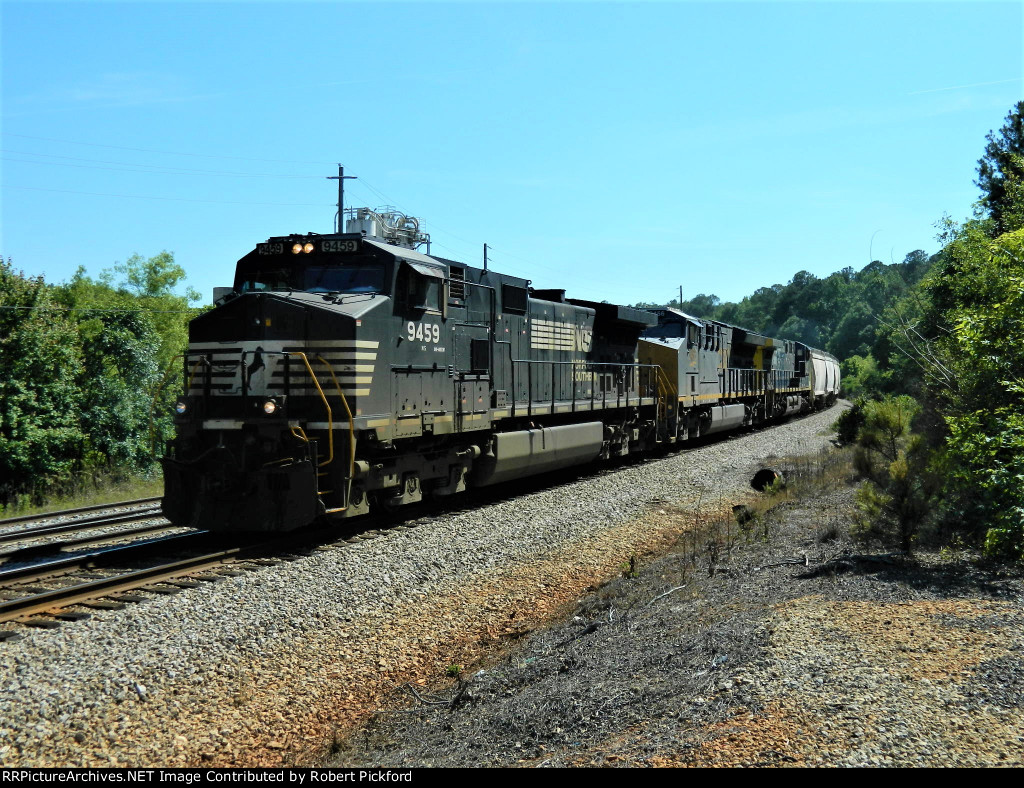 NS 9459 (C40-9W) CSX 3456 (ET44AH) 475 (AC44CW)